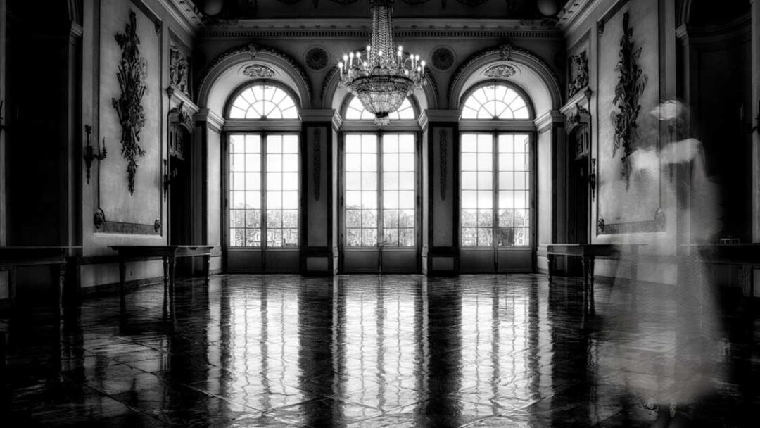 10 Haunted Hotels in Ontario Where You Can Spend The Night With Ghosts ...