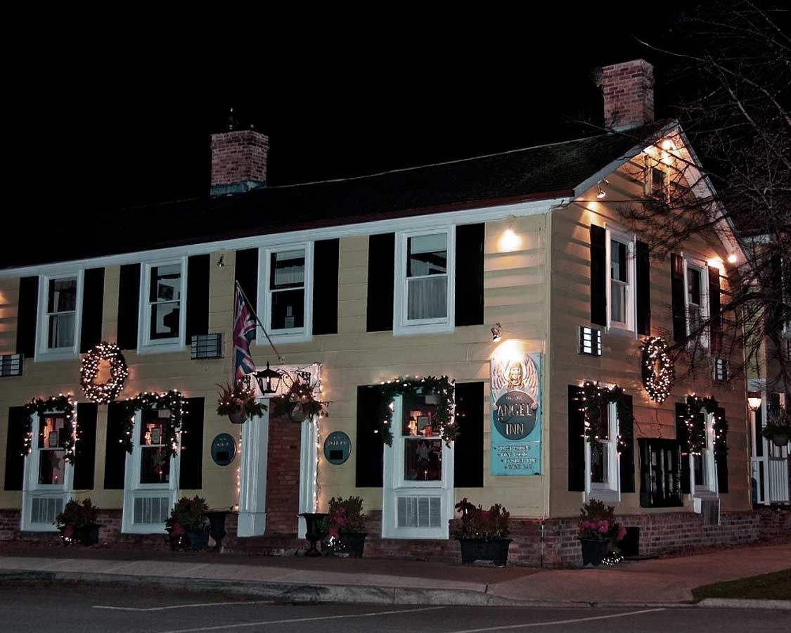 10 Haunted Hotels in Ontario Where You Can Spend The Night With Ghosts ...