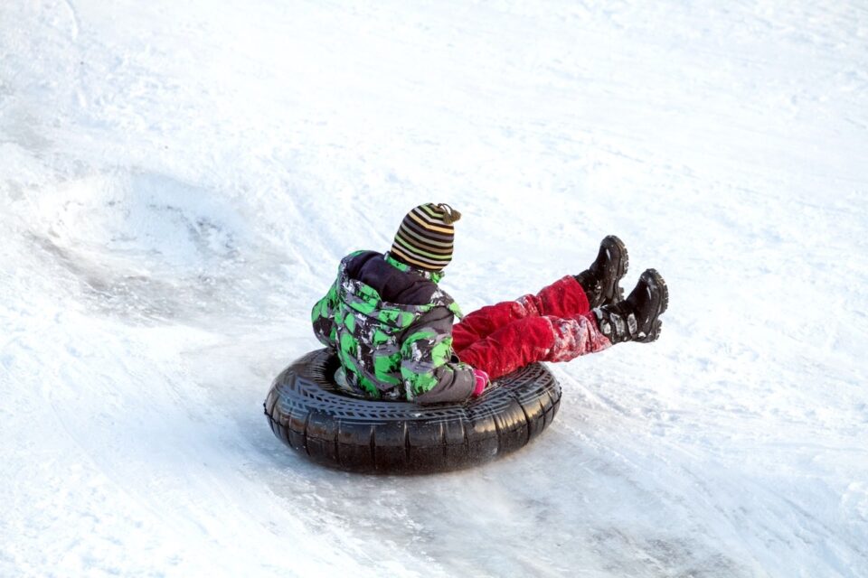 Snow Tubing in Ontario: The 10 Best Snow Tubing Parks to Have on Your ...